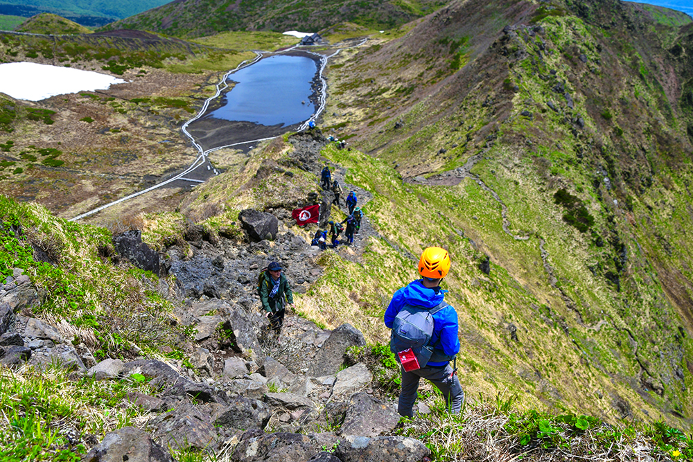 令和5年度秋田駒ヶ岳の山開き開催 4年ぶりに記念登山と山頂交換会が行われる | 岩手県雫石町役場